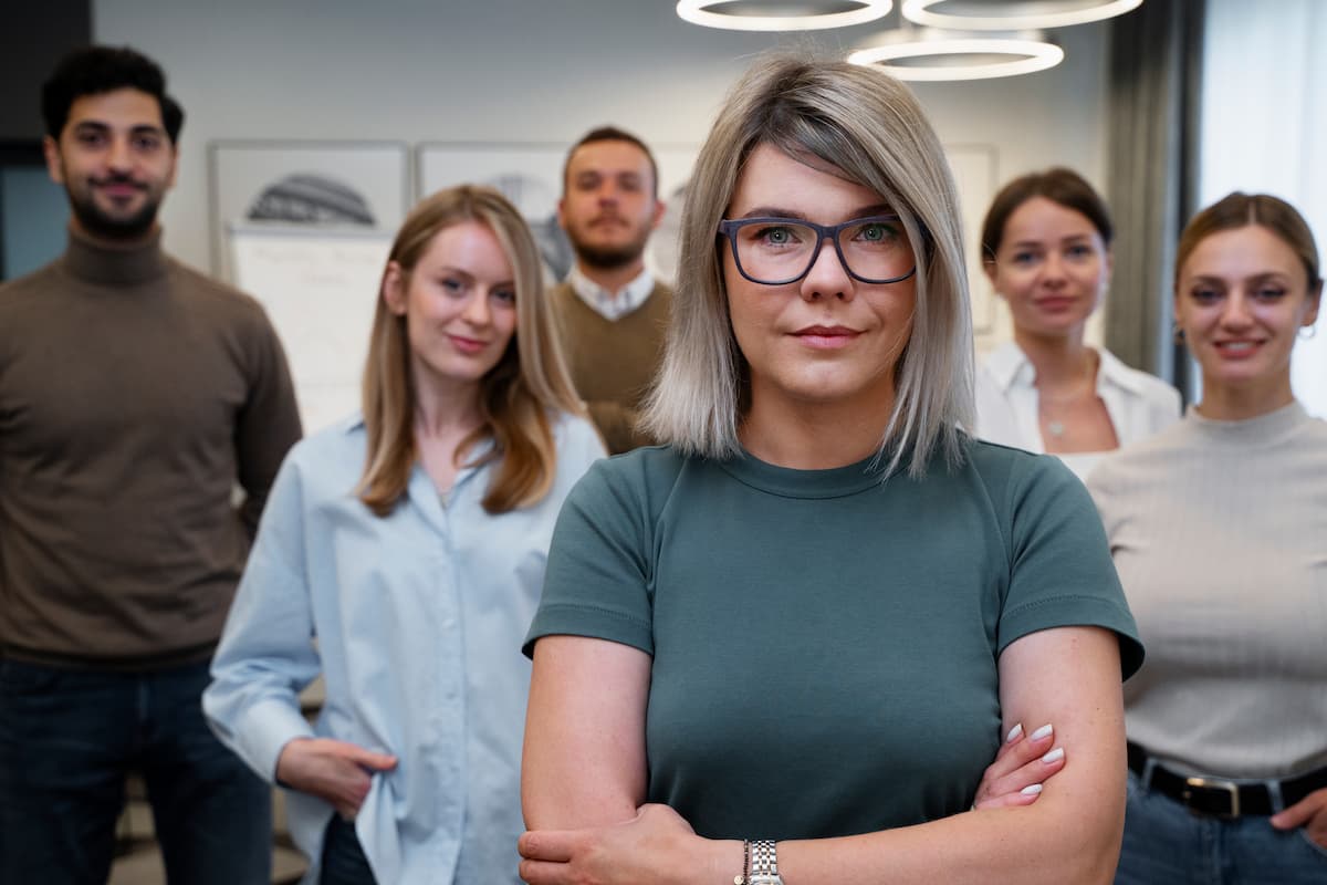 Managing a large remote IT support team - HelpDesk Heroes